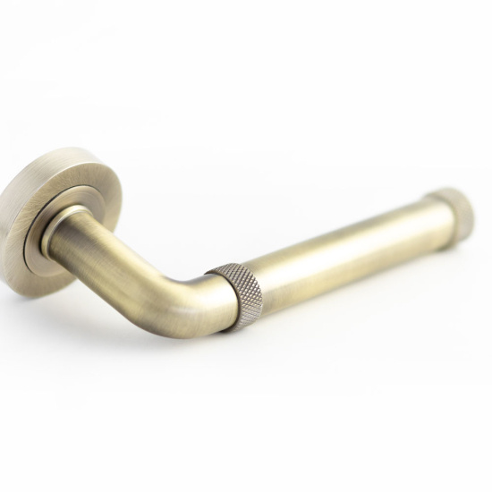What Are Knurled Handles? A Comprehensive Overview
