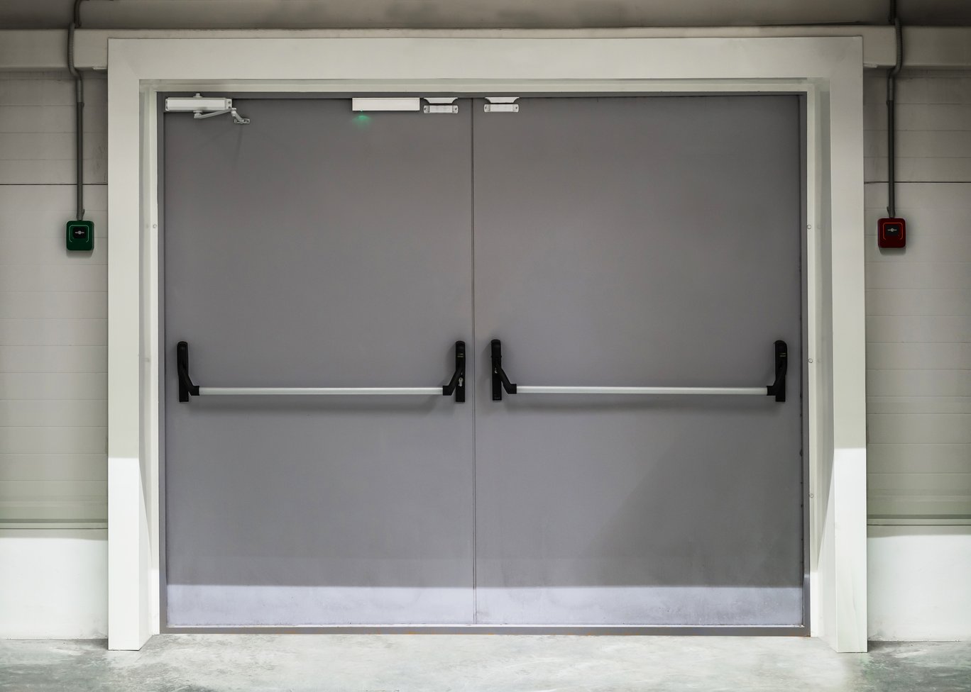 Why Do Push Doors Have Handles? Frelan Hardware