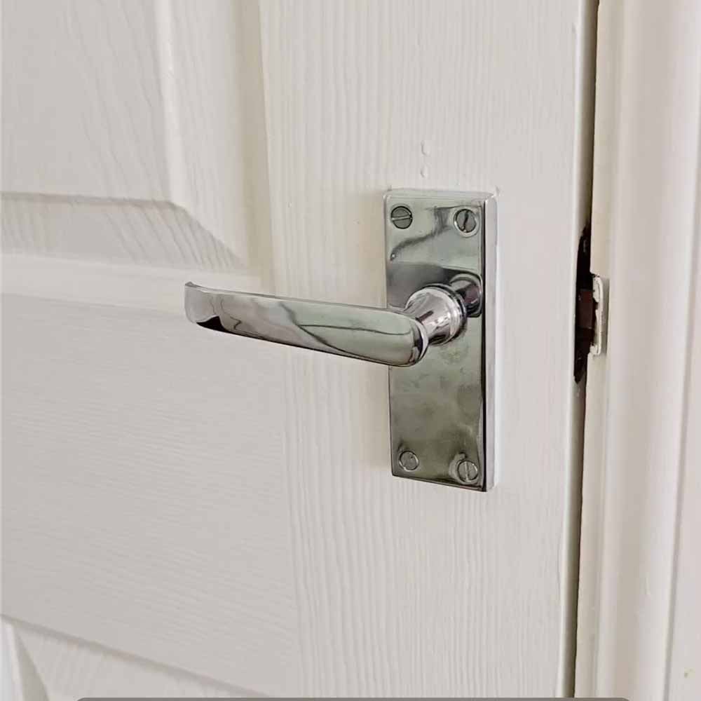 How To Fix A Stiff Door Handle? The Best Ways