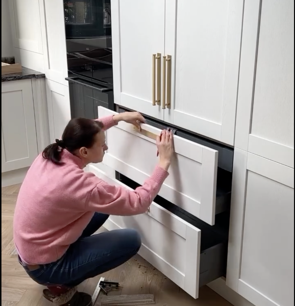 How To Install Kitchen Cabinet Handles? No Expert Needed